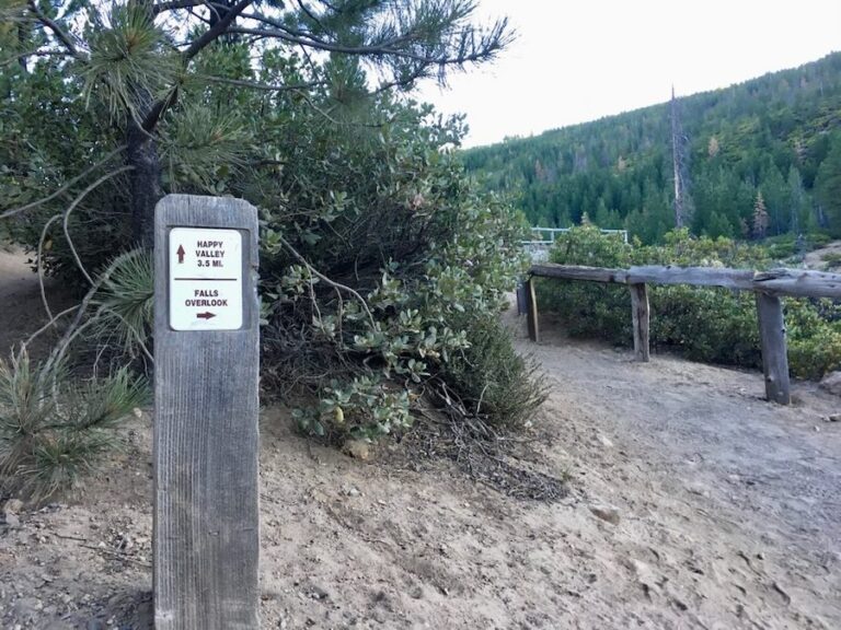 20+ Beautiful Day Hikes in Central Oregon